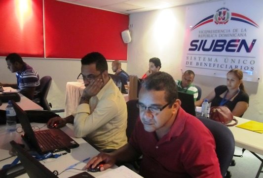 Edad promedio del empleado público dominicano es de 44.3 años ...