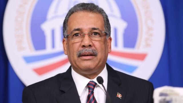 Banreservas + RD$ 100 millones + Simón Lizardo - Dominicana.do